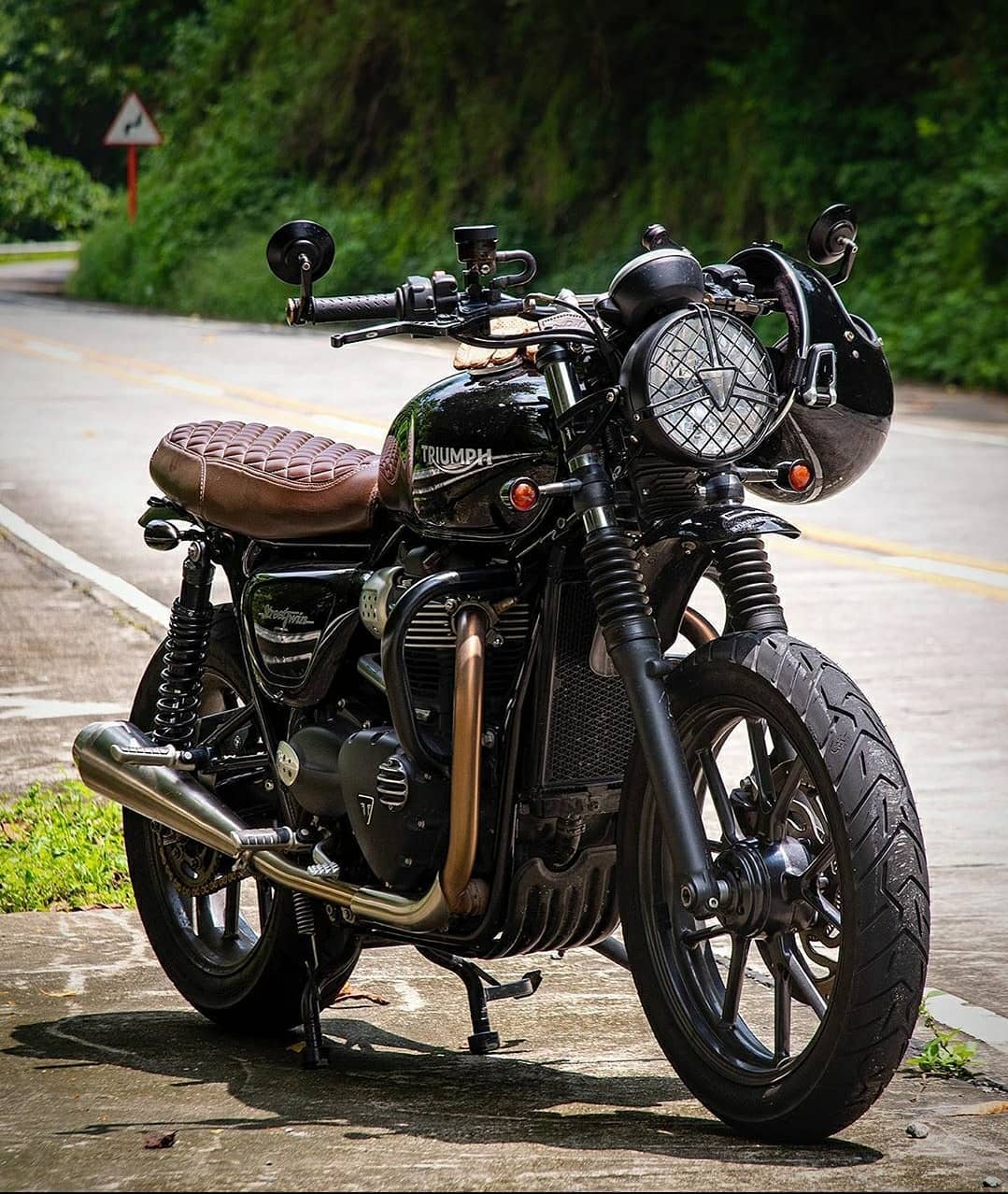Defender - Sump Guard - Black Anodised - Vickers Motorcycle Co. - a ...